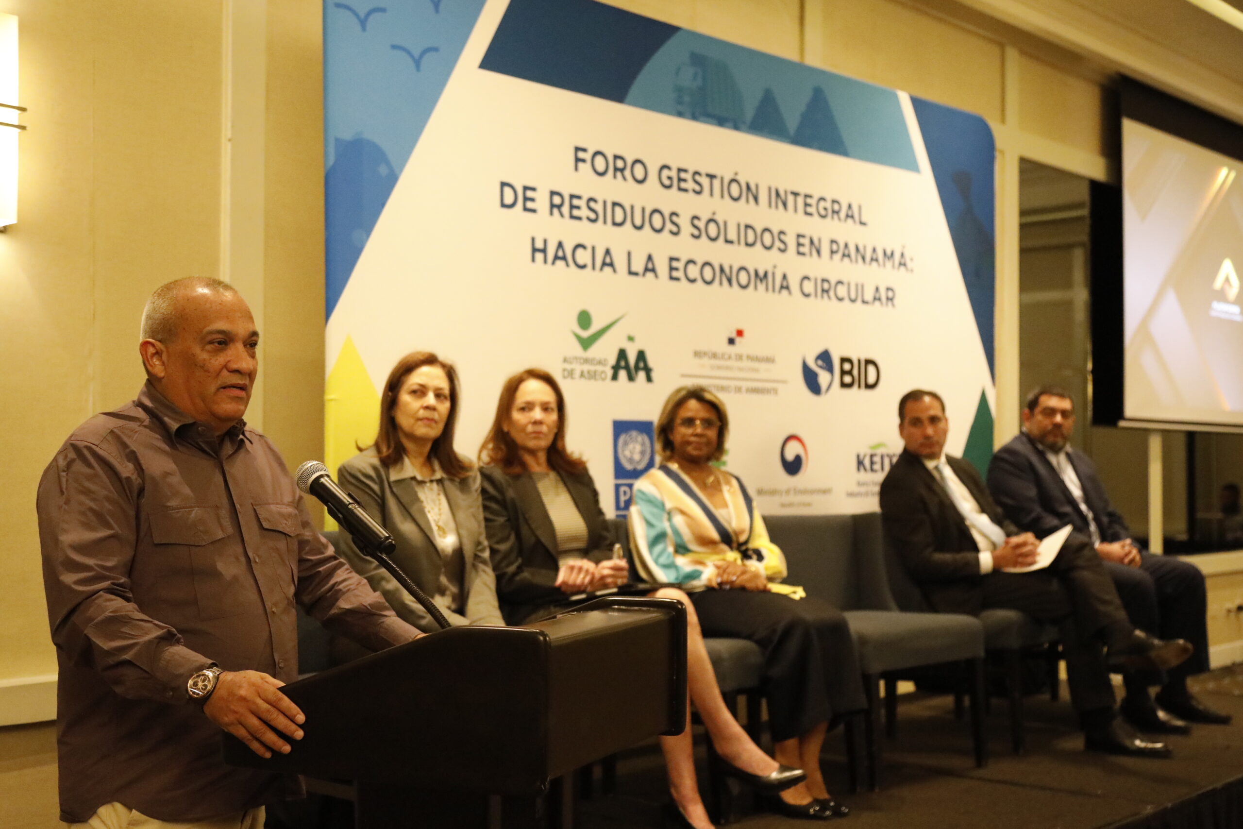 Impulsan la gestión integral de residuos sólidos en Panamá, hacia una economía circular - MiAmbiente