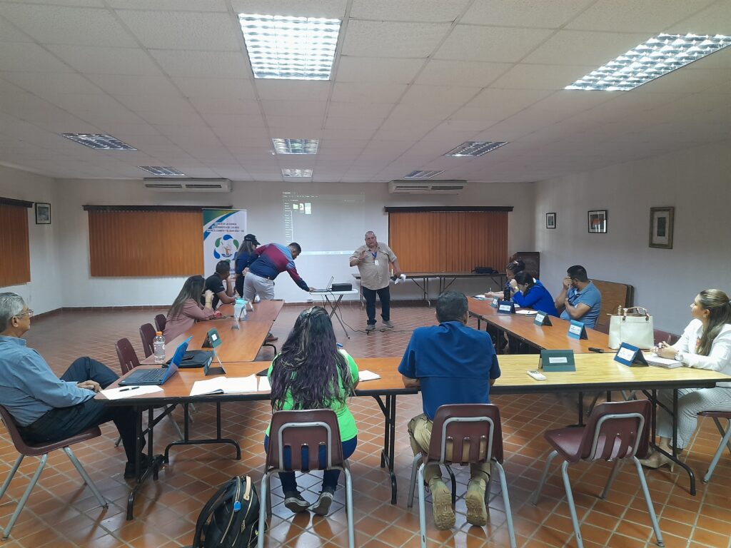 MiAMBIENTE atiende denuncias en reunión extraordinaria con el Comité de ...