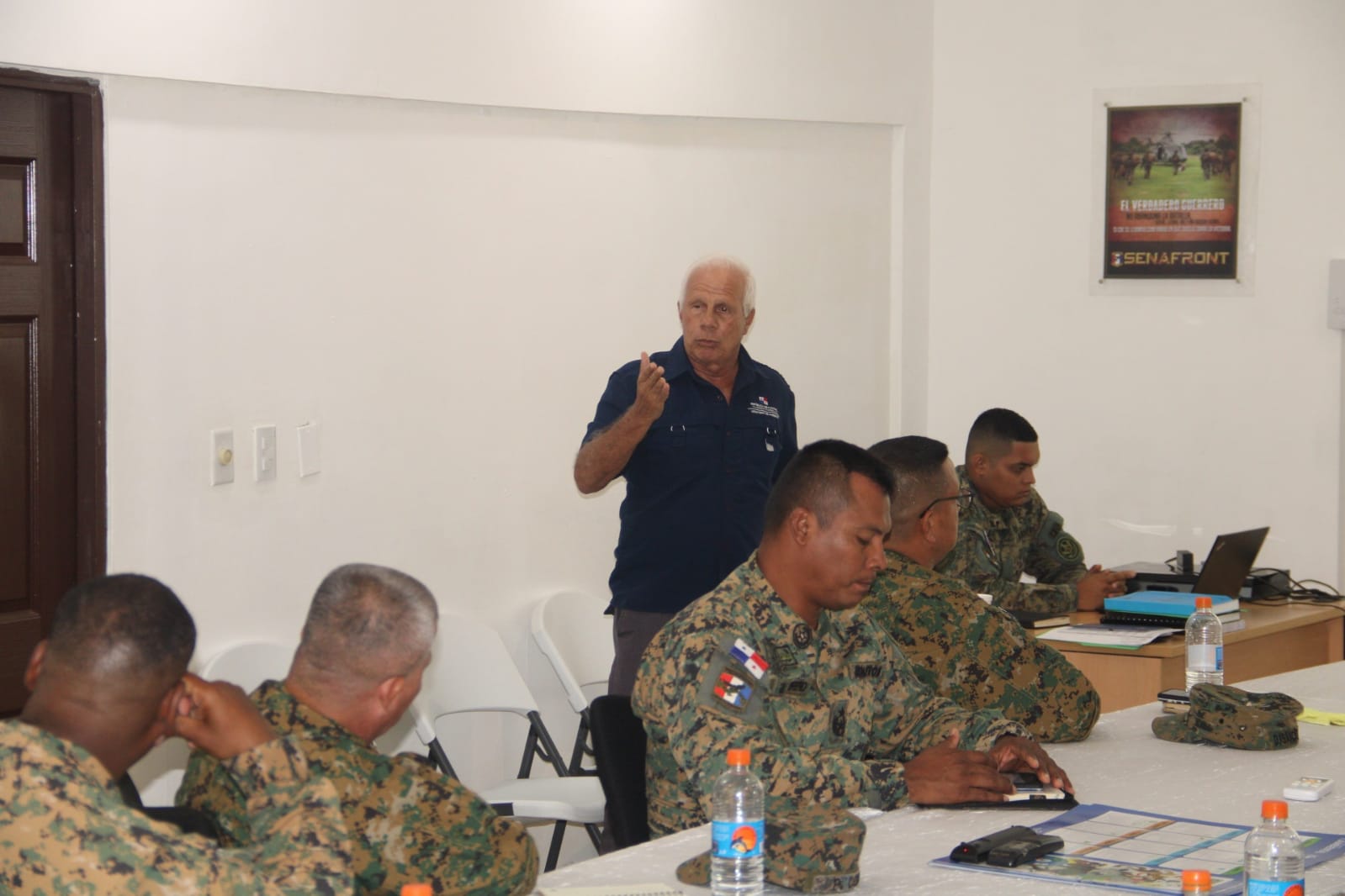 MiAMBIENTE capacita a unidades de SENAFRONT - MiAmbiente