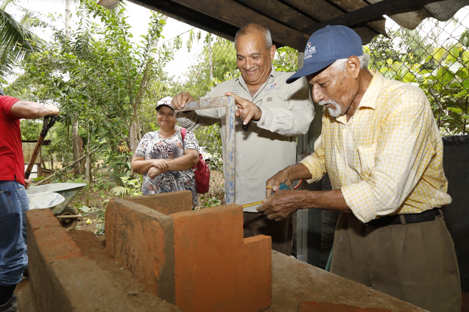 508 estufas ecológicas han sido construidas por MiAMBIENTE a través del ...